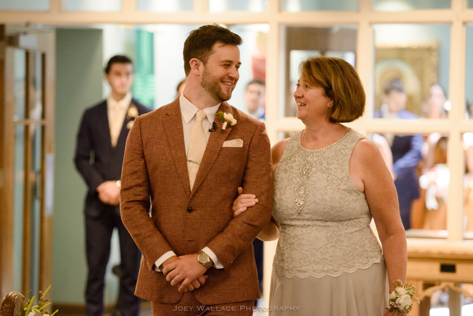 A heavenly catholic wedding ceremony at the Holy Trinity Catholic ...