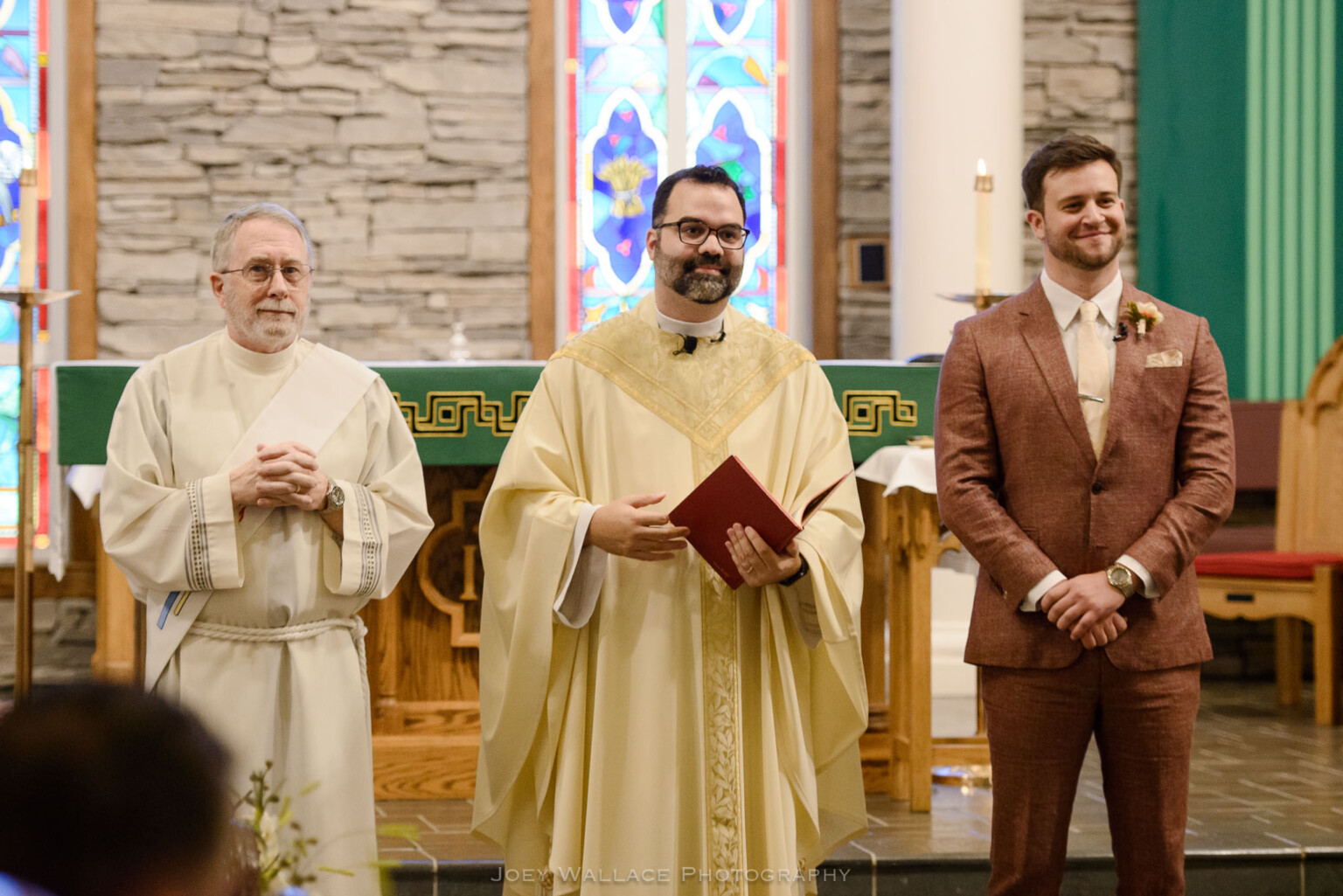 A heavenly catholic wedding ceremony at the Holy Trinity Catholic ...