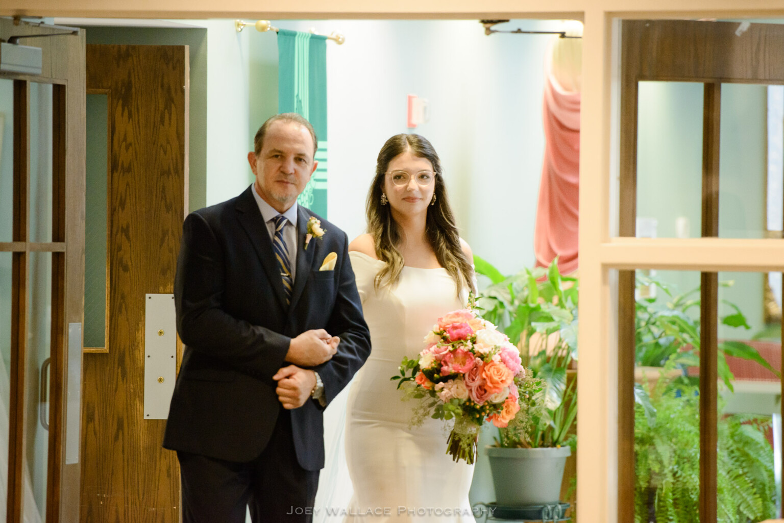 A heavenly catholic wedding ceremony at the Holy Trinity Catholic ...