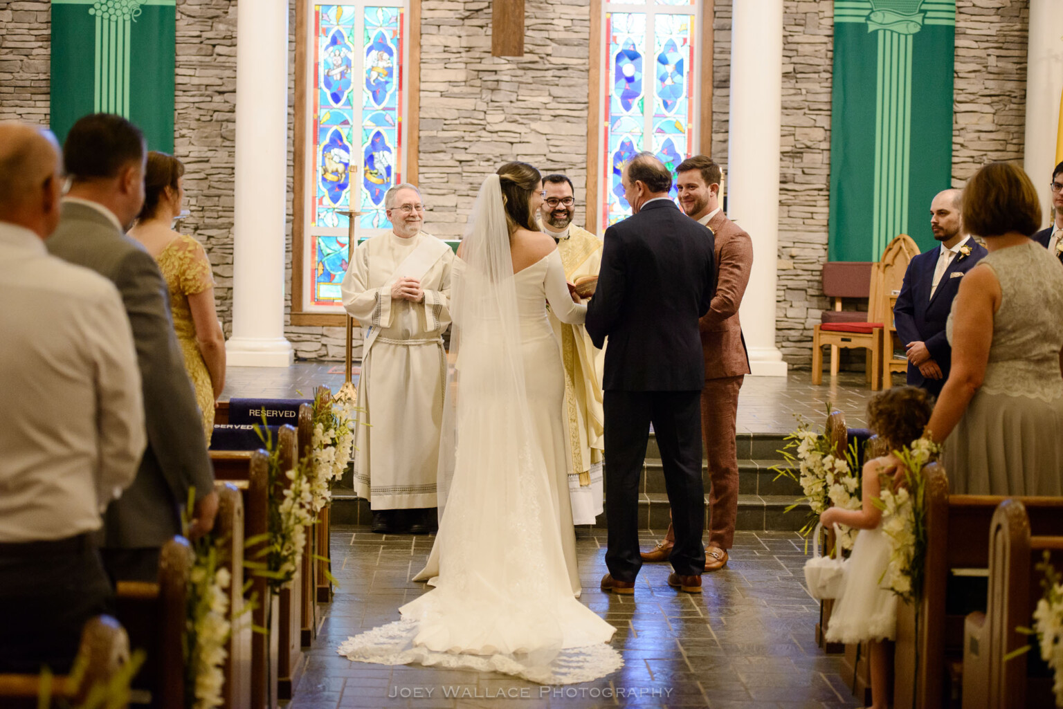 A heavenly catholic wedding ceremony at the Holy Trinity Catholic ...